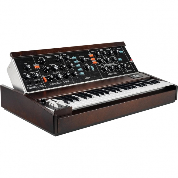 Moog 2022 Edition Minimoog Model D Analog Synthesizer (Maun) | doremusic